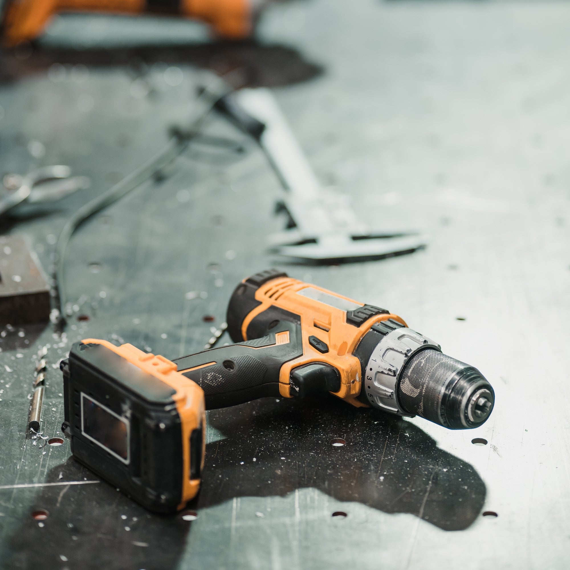 Tool tethering. Mitigating the risk of falling objects. – GRIPPS Global